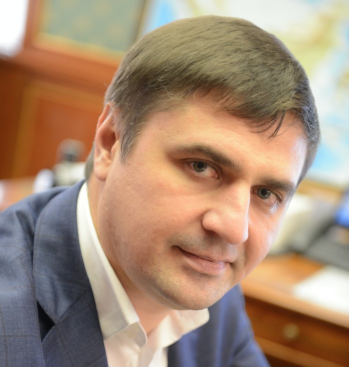 ‘The tunnel is holding us back like a wall’